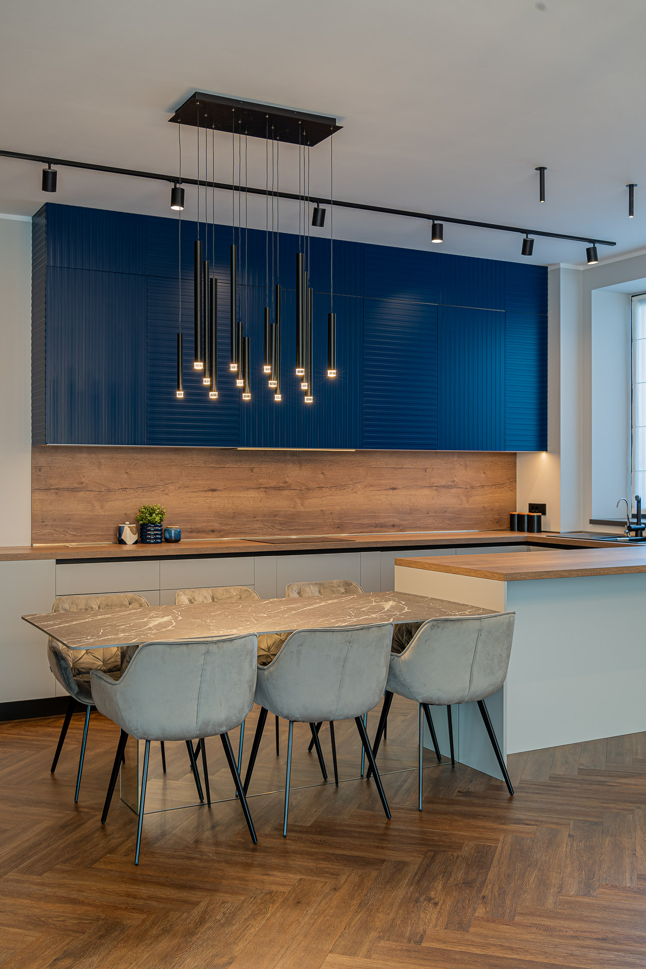 COBALT BLUE - RIDA - Design Interior